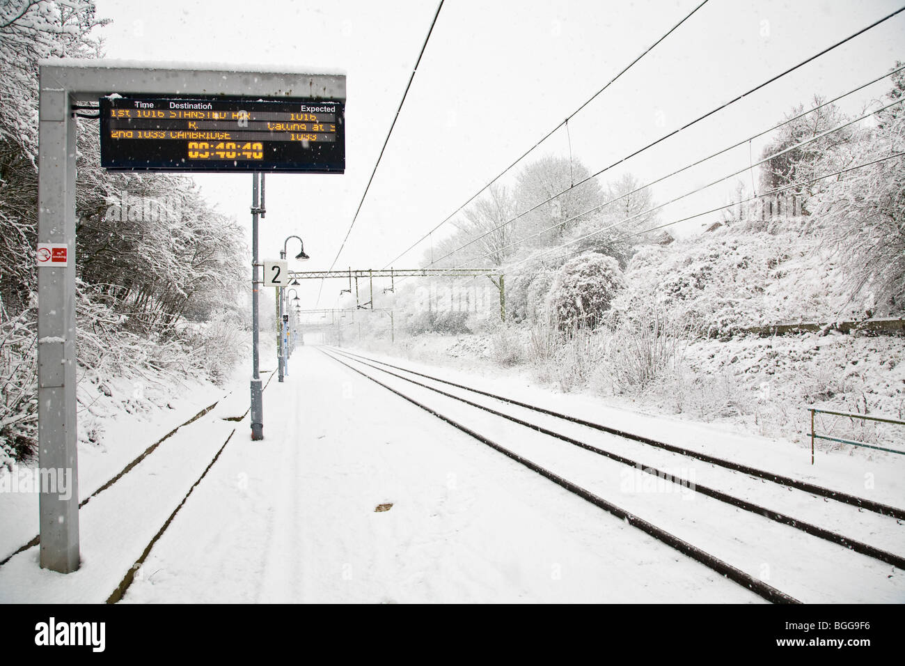 Railway line a winter railway train hi-res stock photography and images ...
