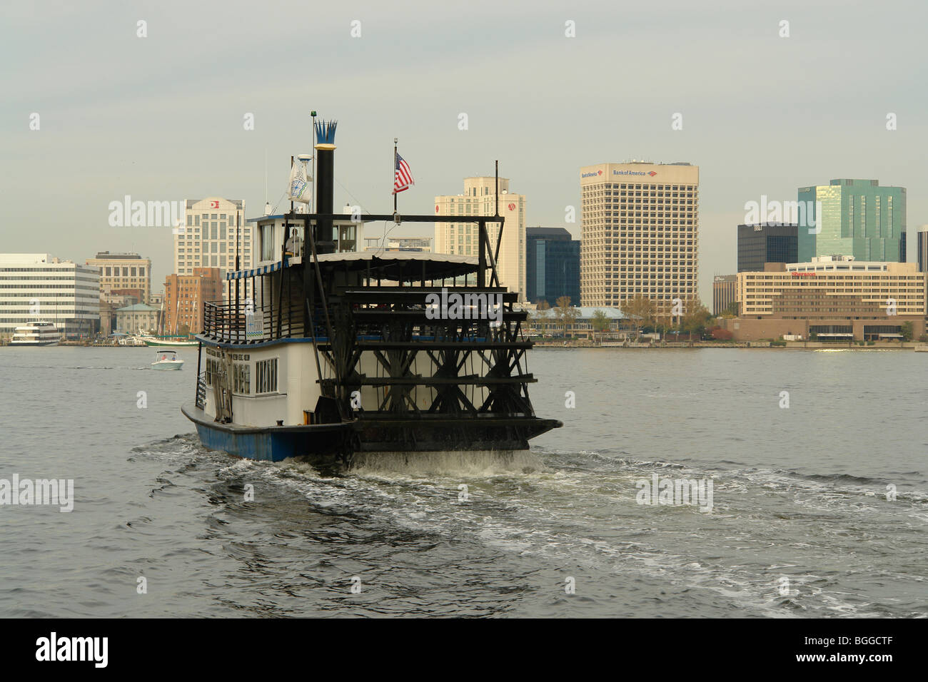 Portsmouth virginia elizabeth river ferry hi-res stock photography and ...