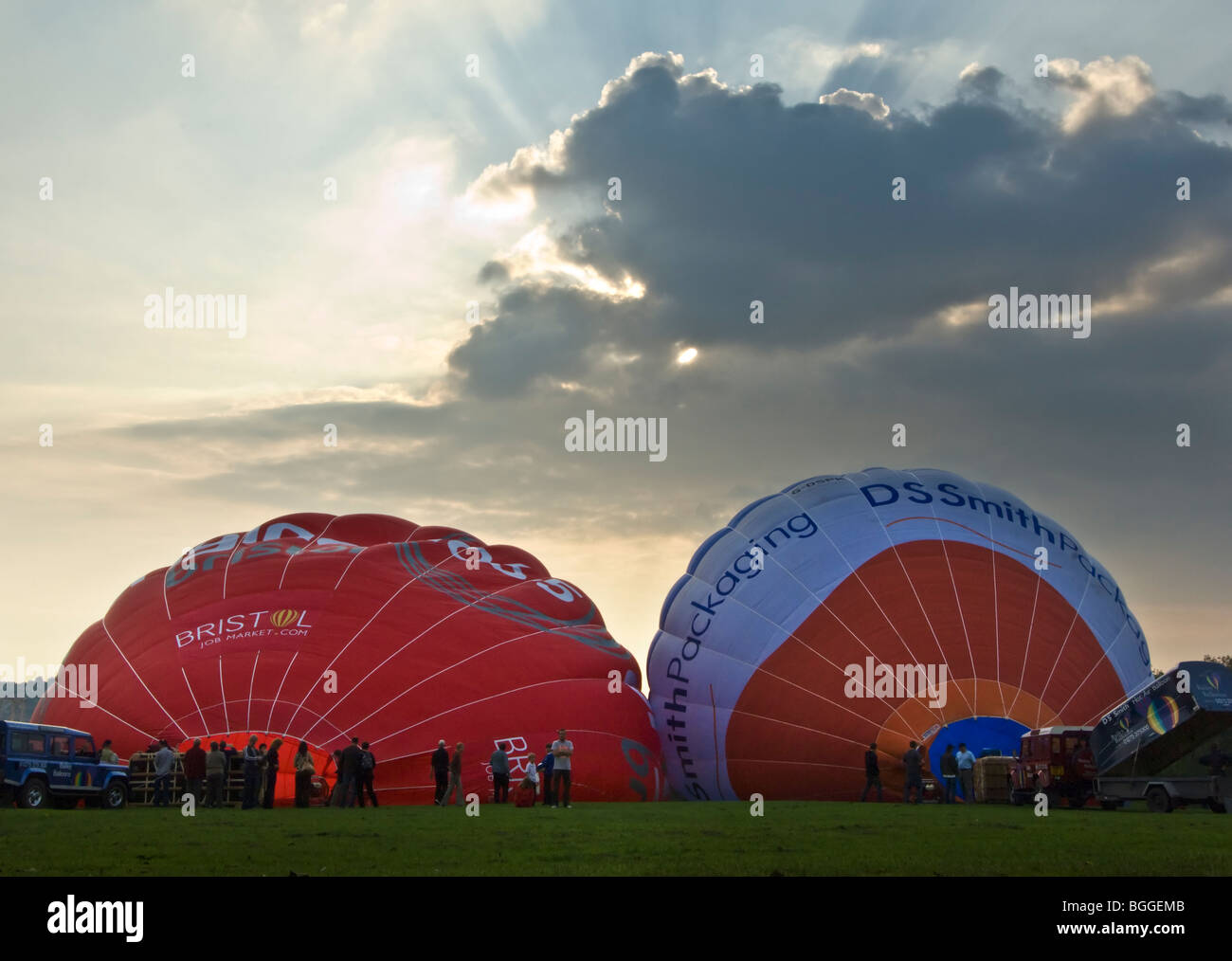 Hot air balloons preparing to fly Stock Photo - Alamy