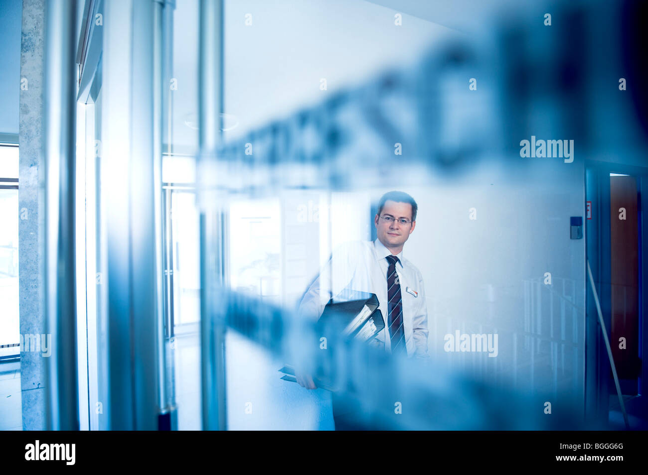 Glass top door hi-res stock photography and images - Alamy