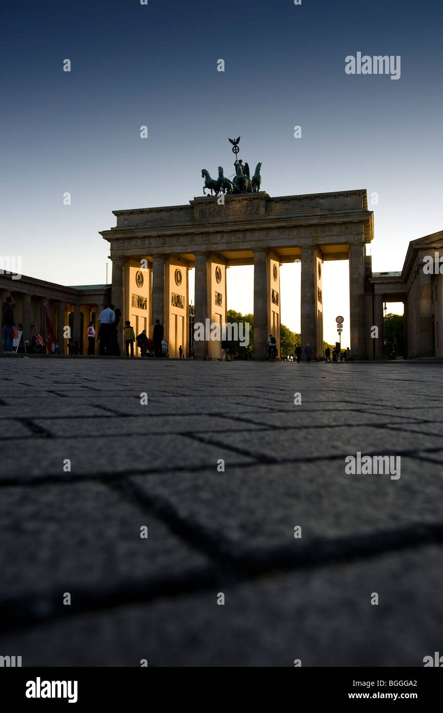 Gate vertical format hi-res stock photography and images - Alamy