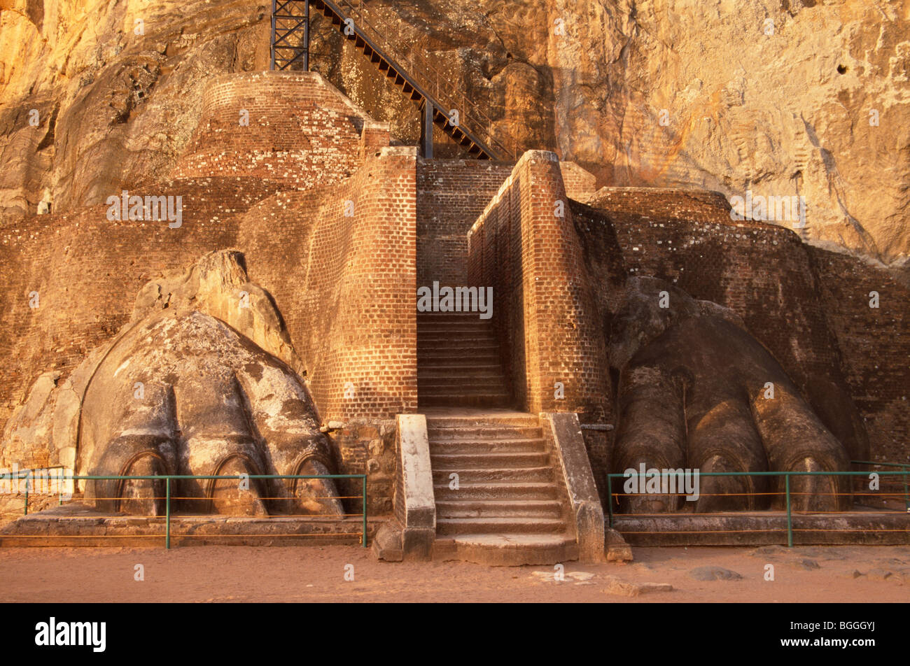 Lion Platform on the Rock Fortress, Sigiriya, Sri Lanka Stock Photo - Alamy