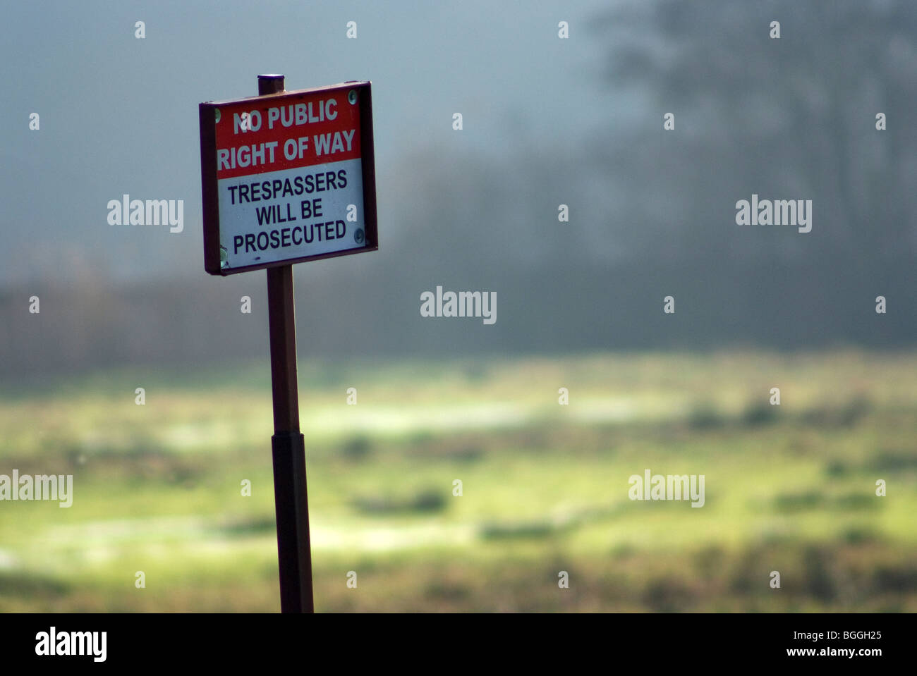 sign forbidding access Stock Photo - Alamy