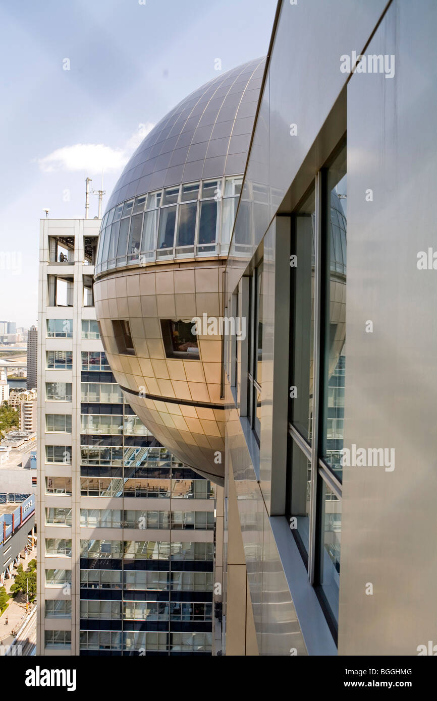 Fuji television building exterior hi-res stock photography and images ...