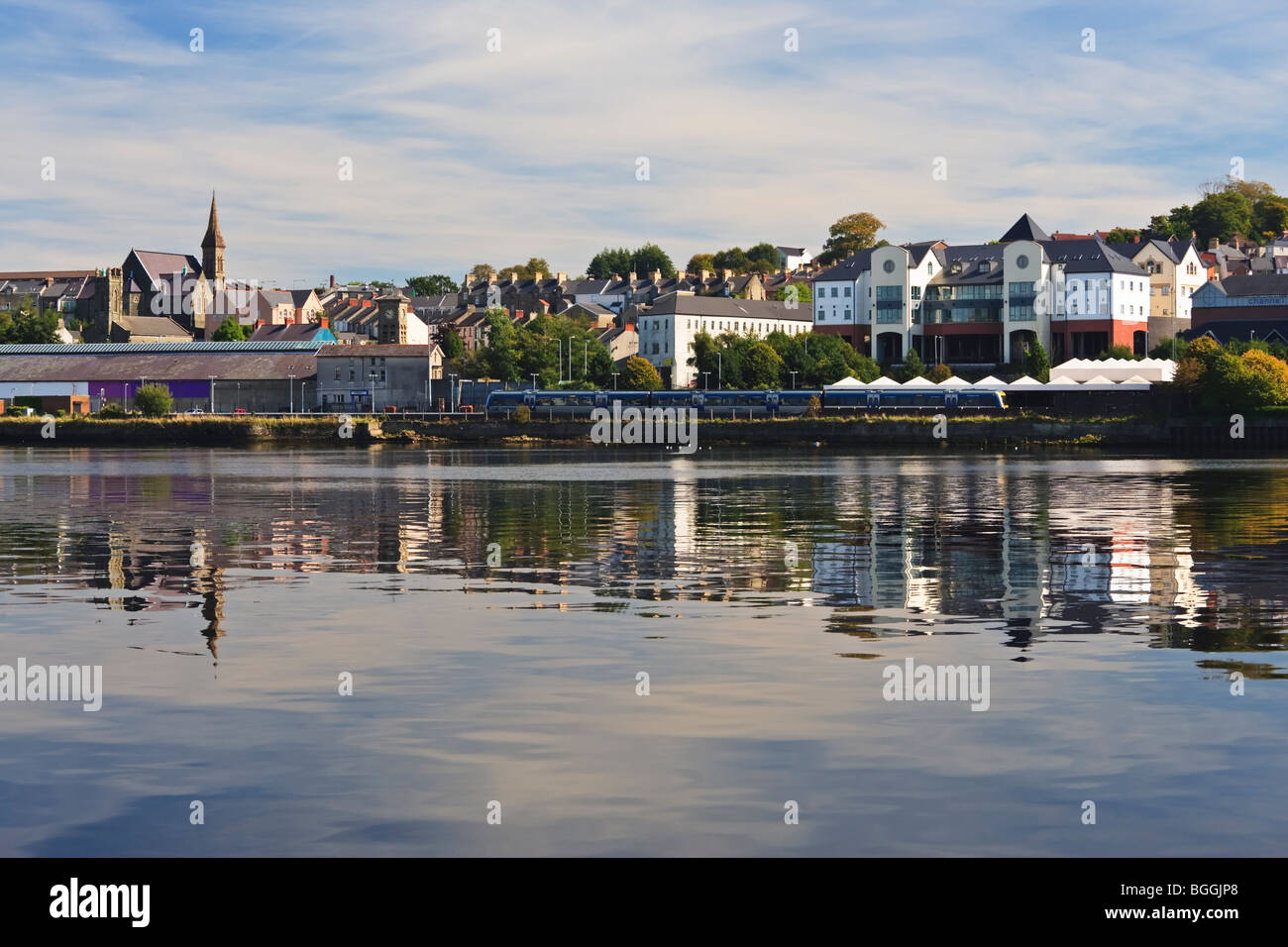 Across river foyle hi-res stock photography and images - Alamy