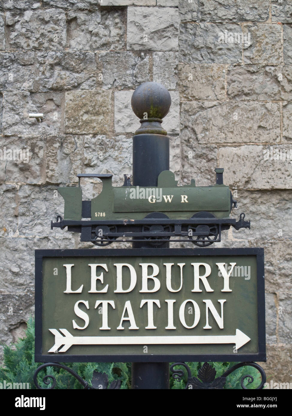 Ledbury Herefordshire UK Sign to Ledbury station Stock Photo - Alamy