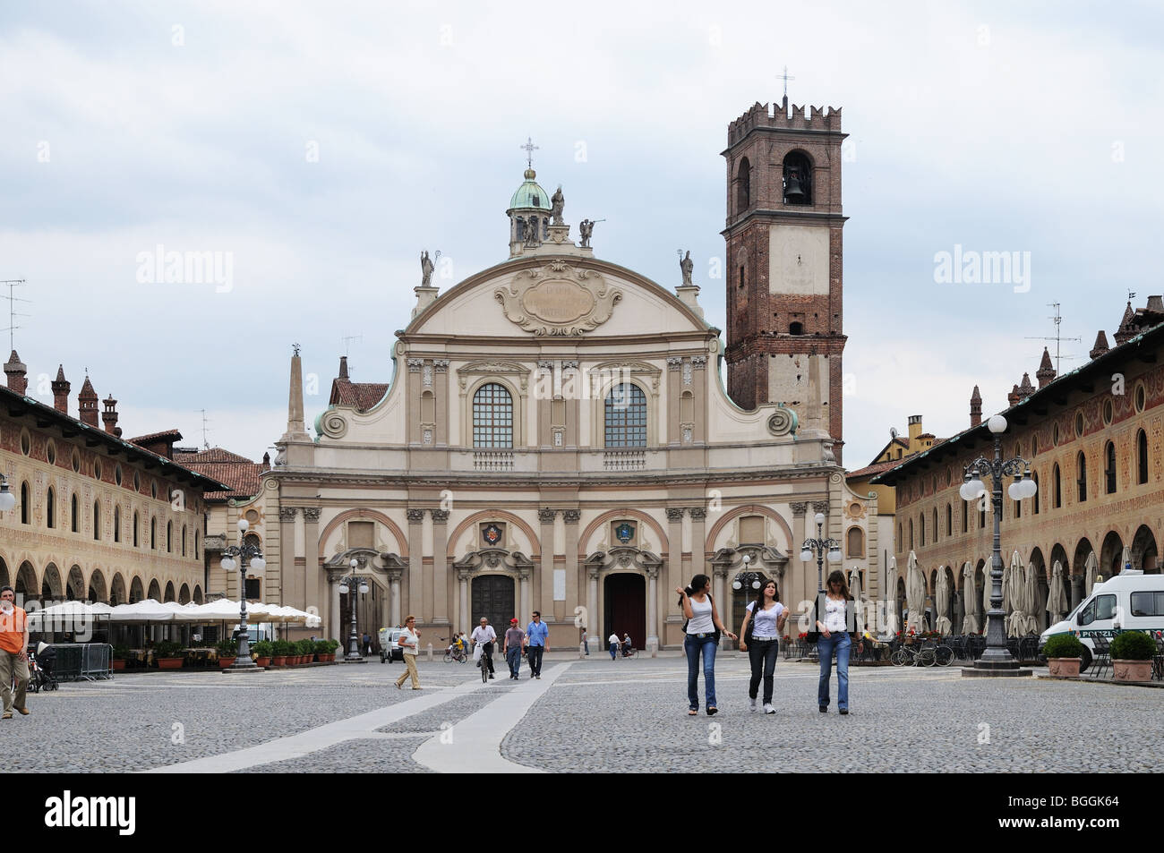 Vigevano hi-res stock photography and images - Alamy