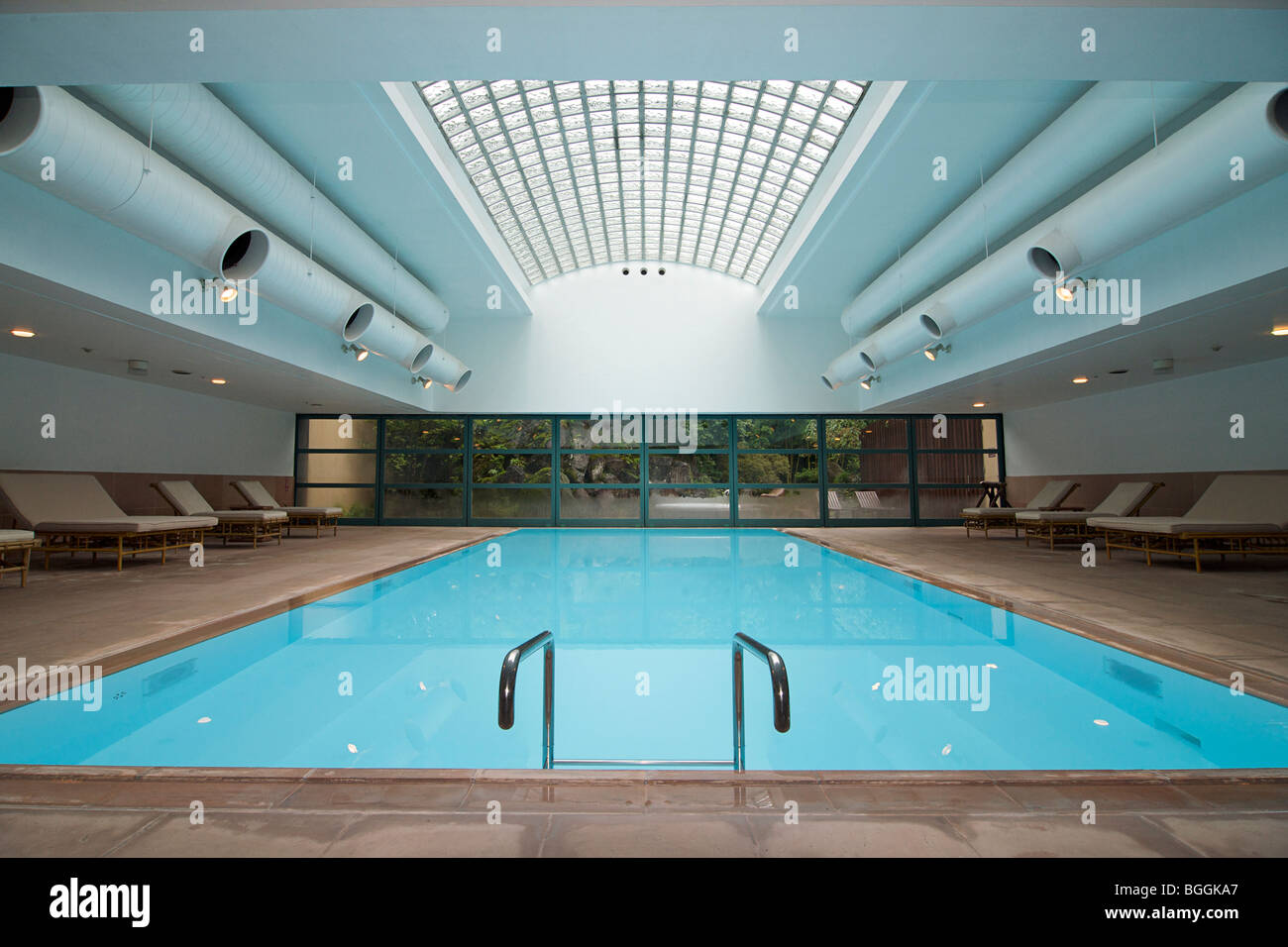 Japanese swimming pool hi-res stock photography and images - Alamy