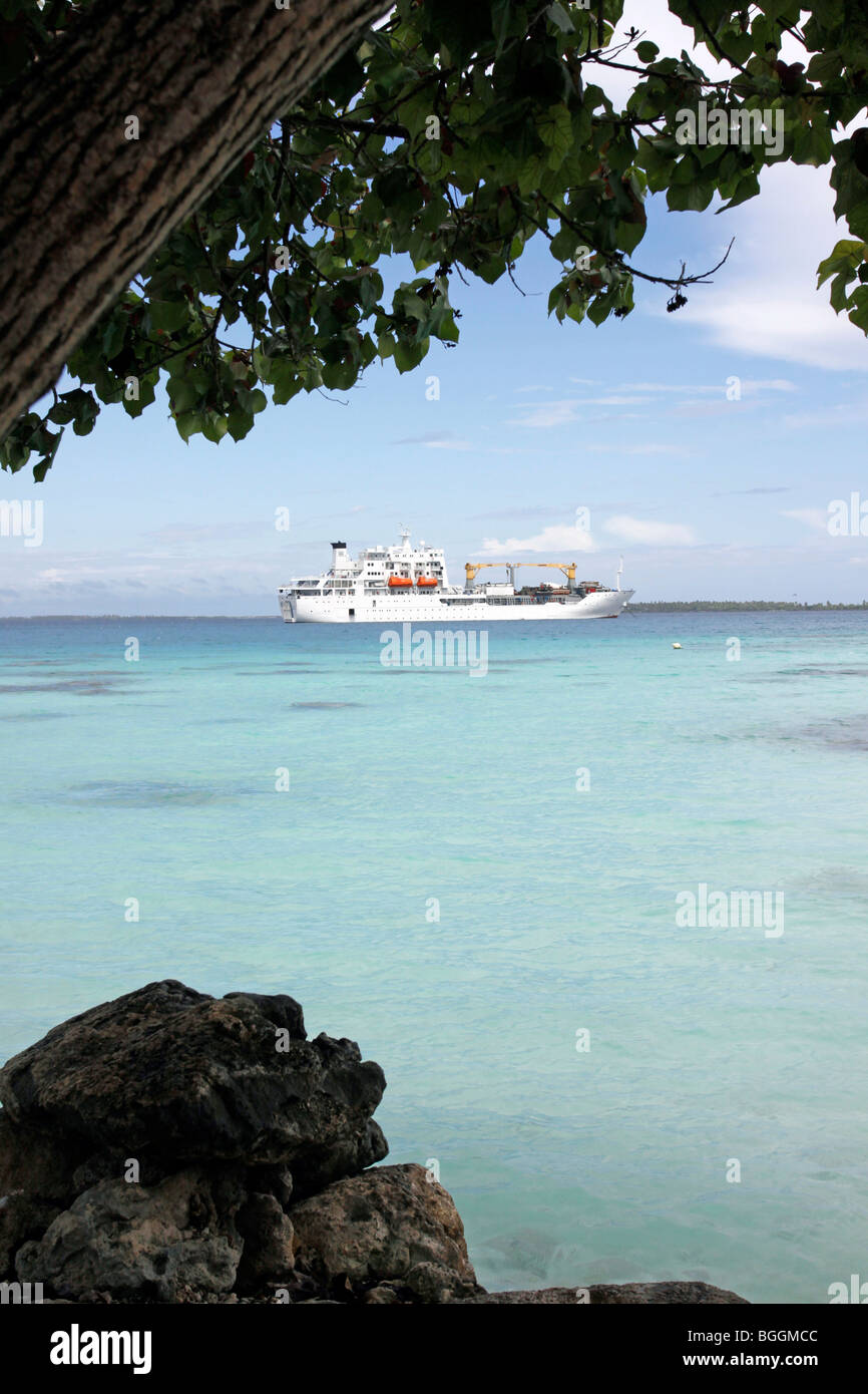 Ship on Pacific, Aranui, Tahiti, French Polynesia Stock Photo - Alamy