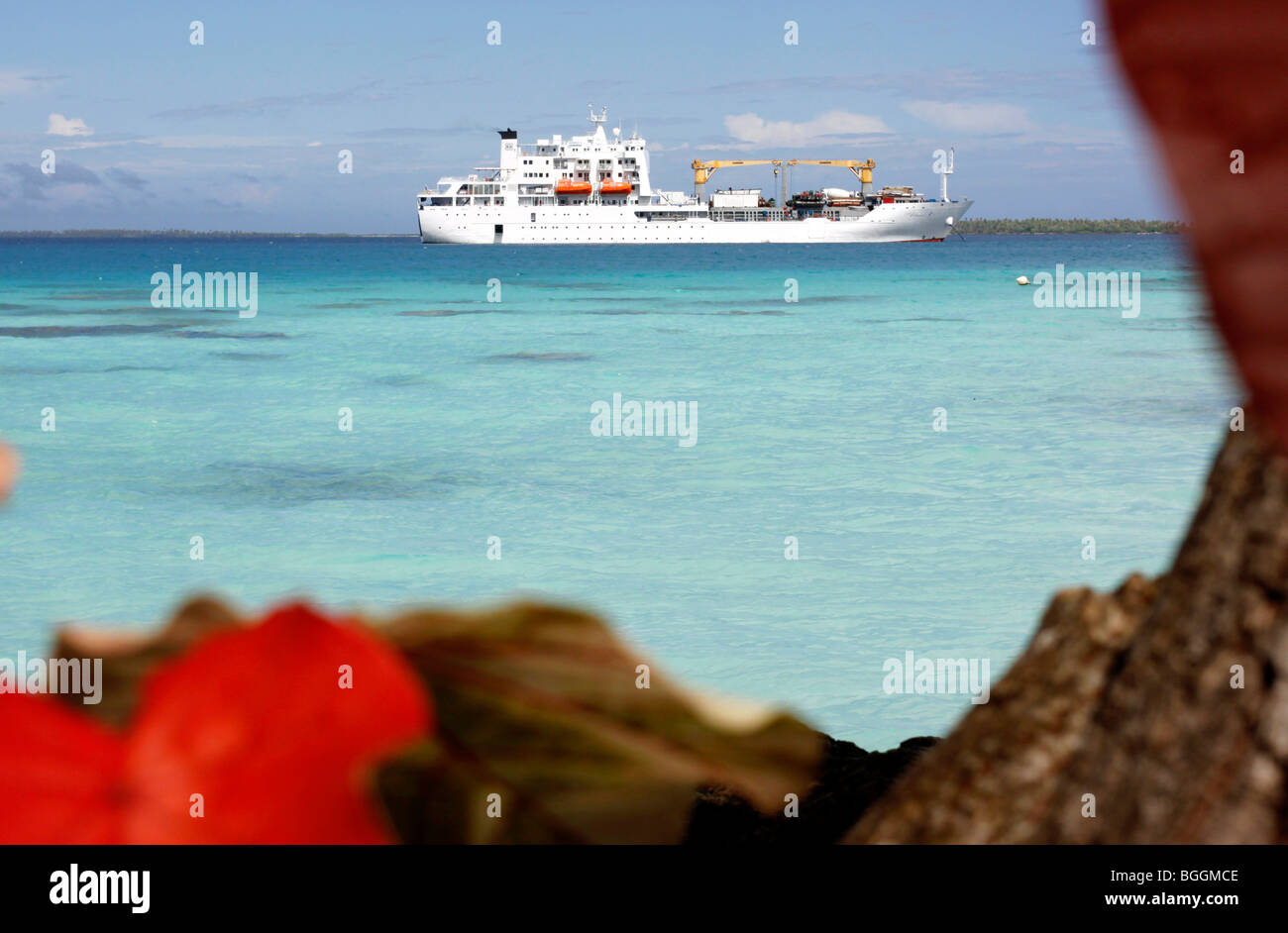Aranui Ship High Resolution Stock Photography and Images - Alamy