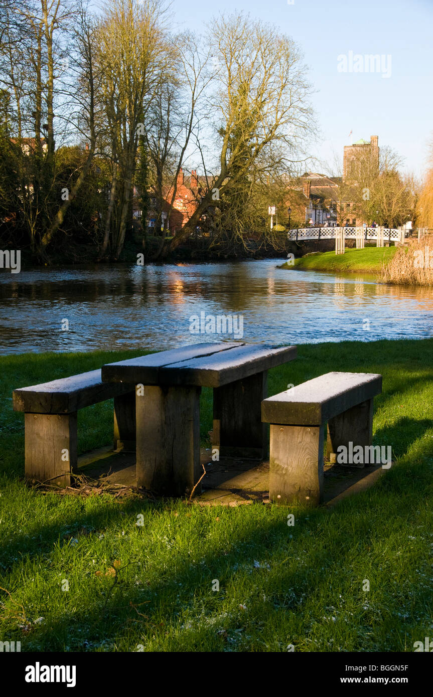 Seats by the river hi-res stock photography and images - Alamy