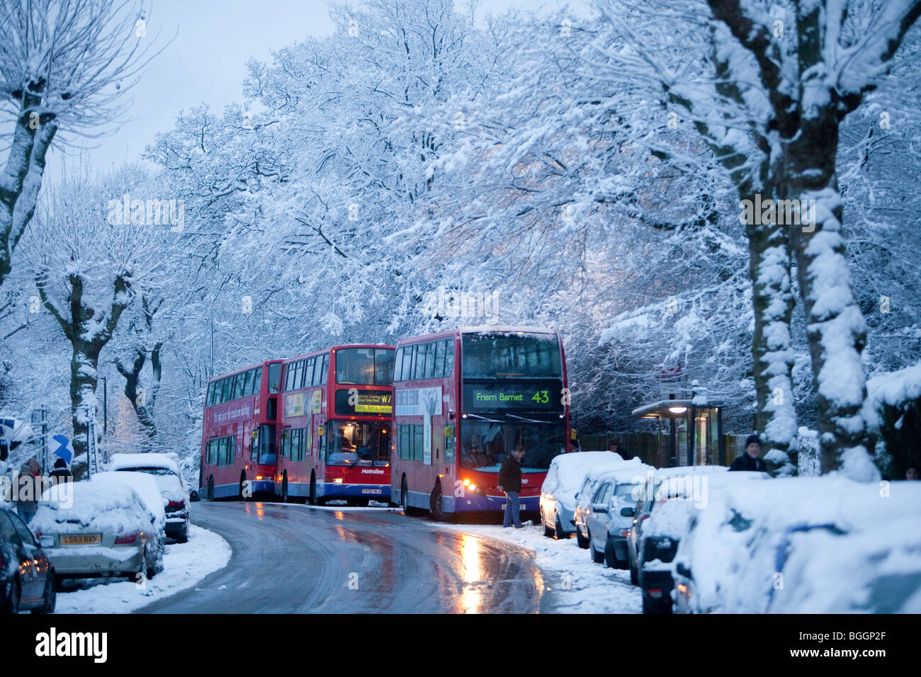 Un gritted road hi-res stock photography and images - Alamy