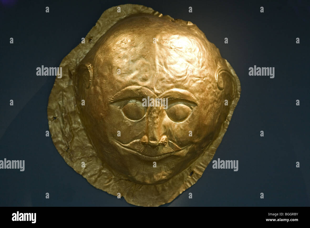 Gold death mask hi-res stock photography and images - Alamy