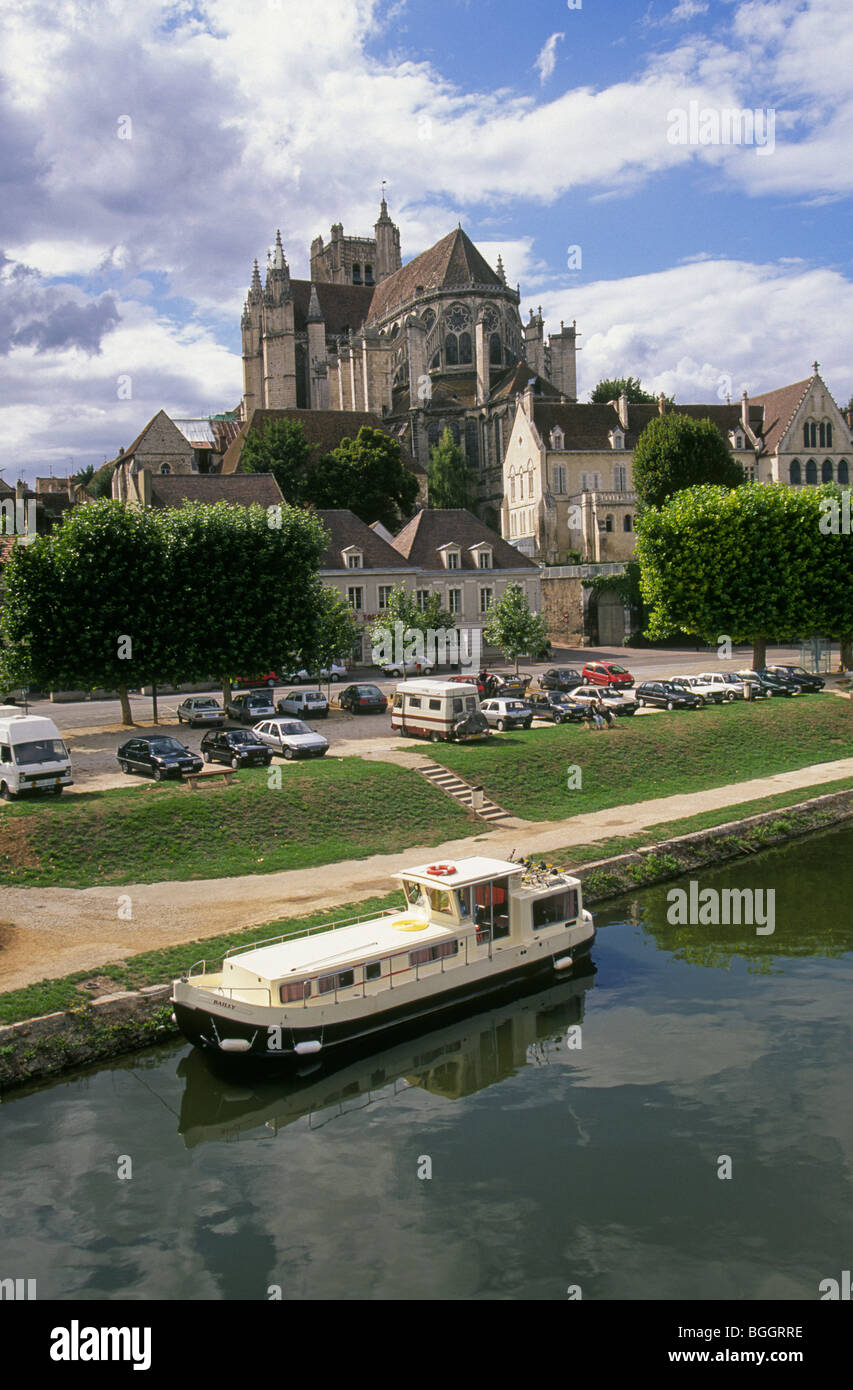 River harbor on the yonne river hi-res stock photography and images - Alamy