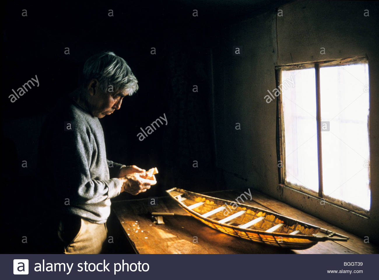 Umiak Skin Boat Stock Photos & Umiak Skin Boat Stock Images - Alamy