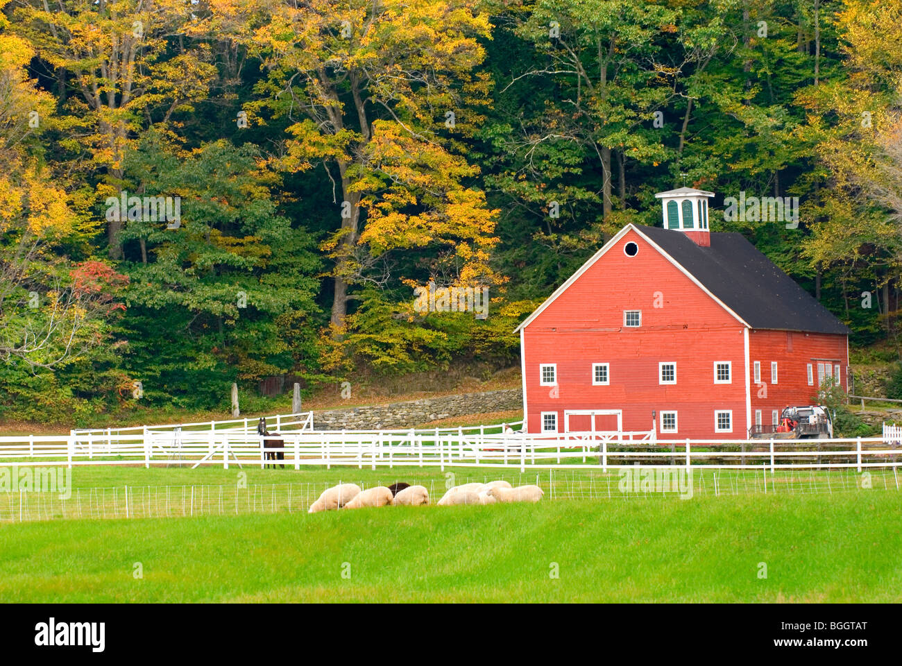 Farm red barn near vermont hi-res stock photography and images - Alamy