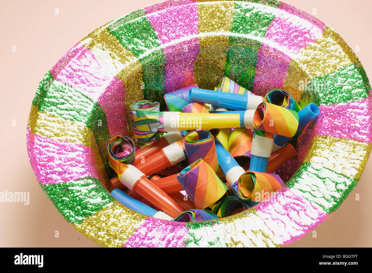 Party favors hi-res stock photography and images - Alamy