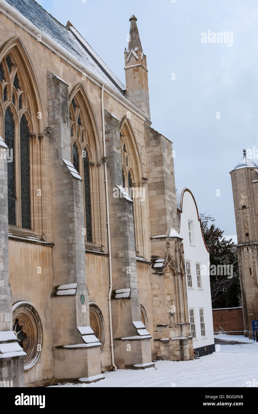 Winter norwich cathedral snow hi-res stock photography and images - Alamy