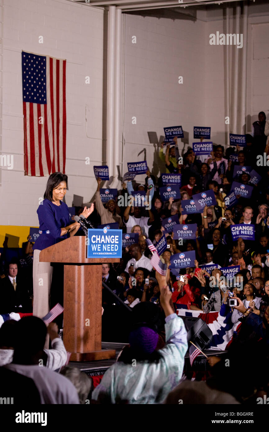 Michelle Obama speaking in front of African American audience during ...