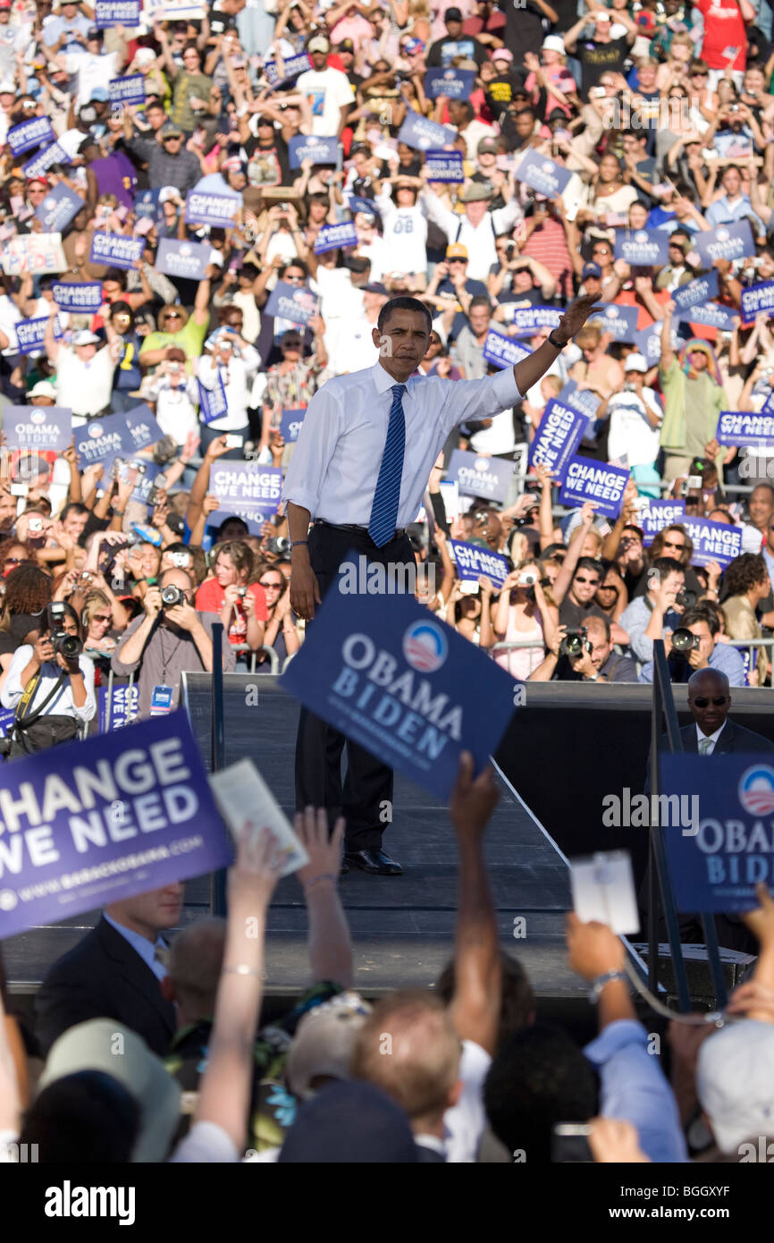 US Senator Barack Obama waving to crowd at Early Vote for Change ...