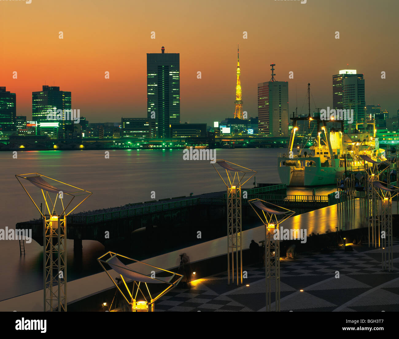 Dock and Tokyo skyline with the Tokyo Tower Tokyo Japan Stock Photo - Alamy