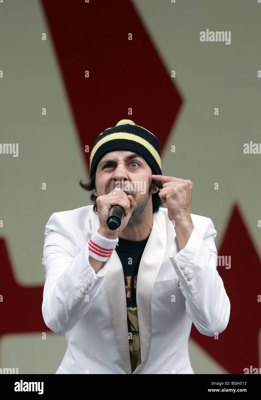 Paul smith singer hi-res stock photography and images - Alamy