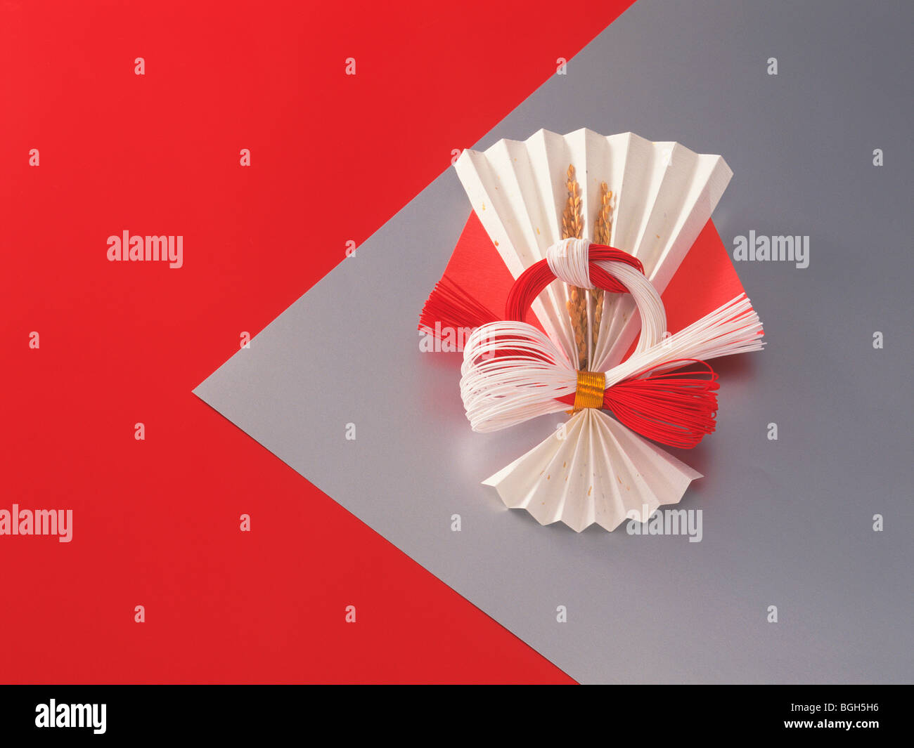 Decoration of red and white paper Stock Photo - Alamy