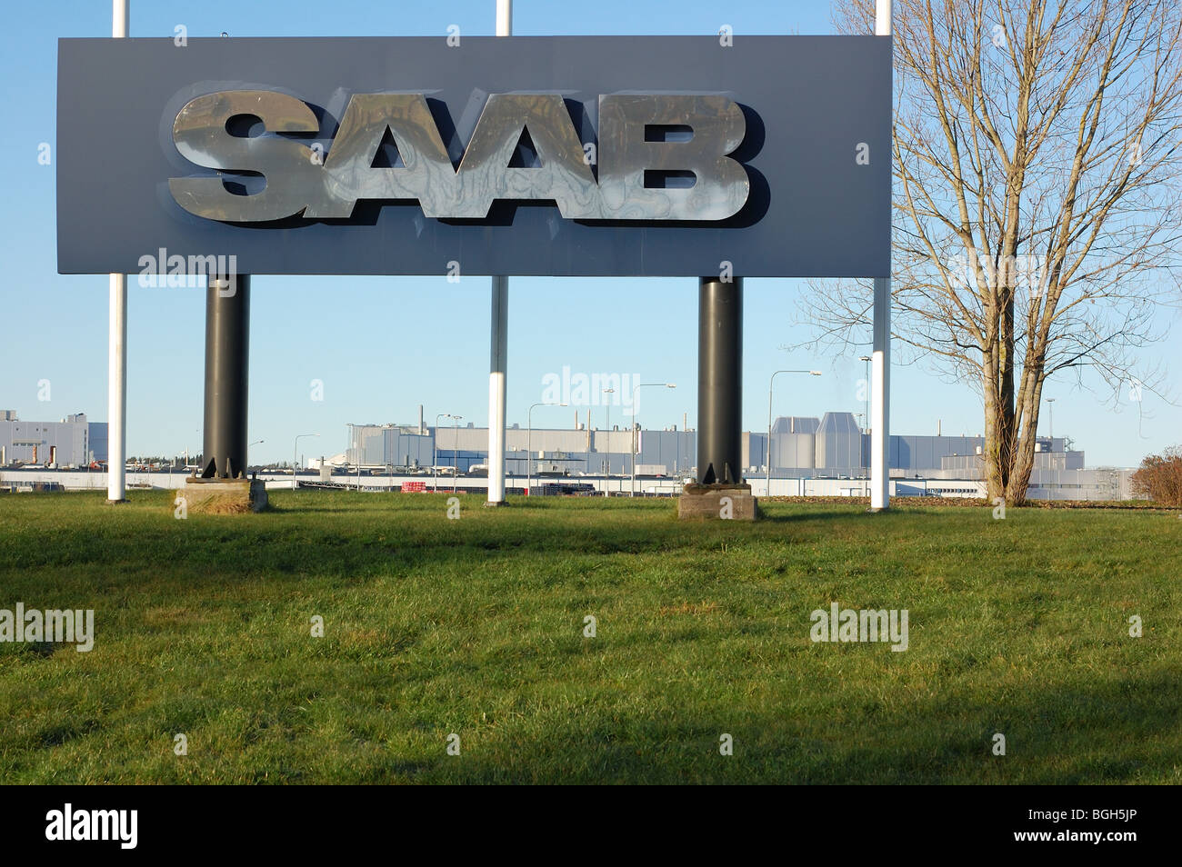 Factory hq hi-res stock photography and images - Alamy