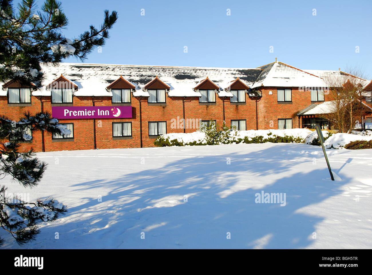 Hotel motorway services hi-res stock photography and images - Alamy