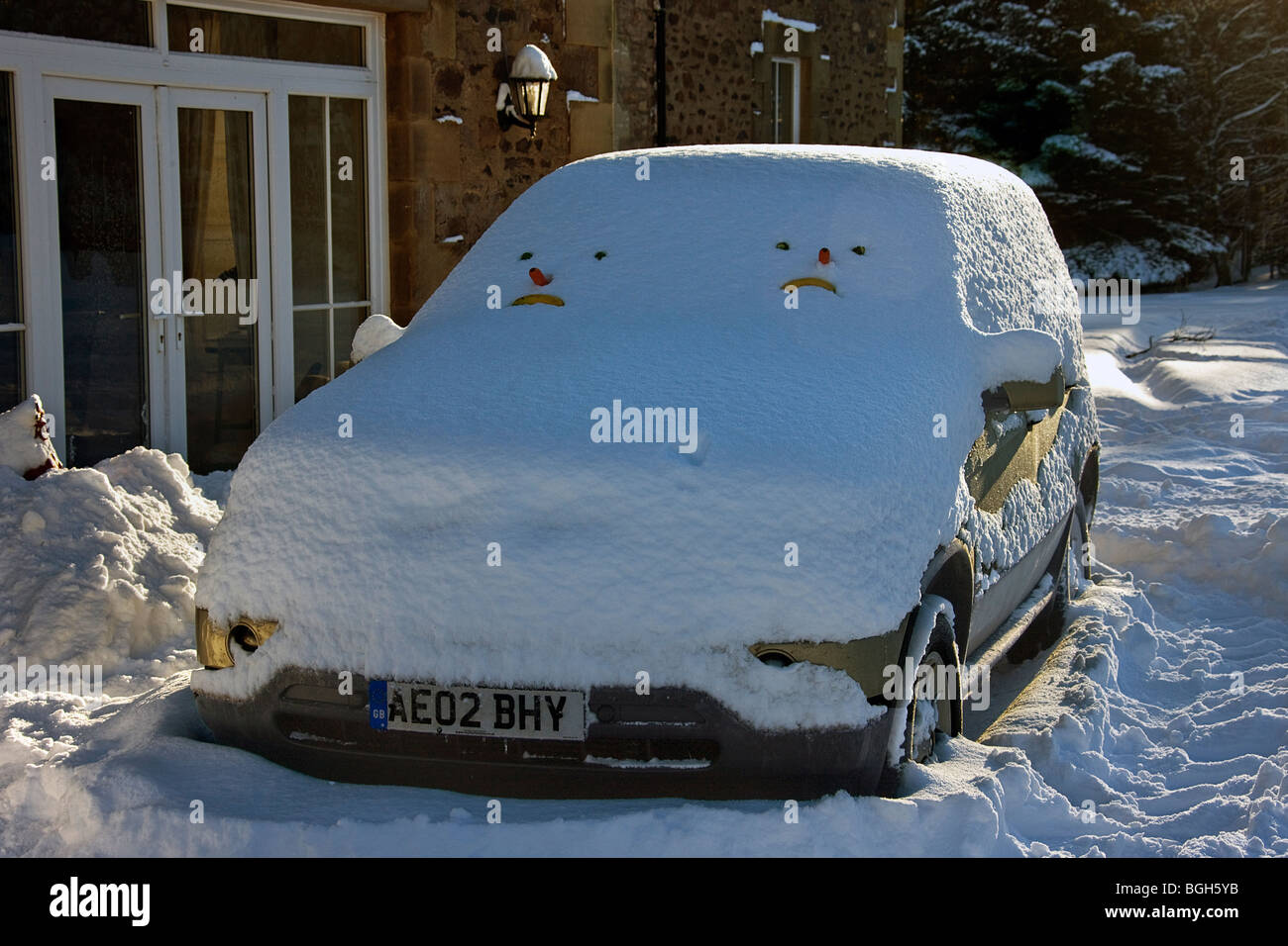 Ice covered car hi-res stock photography and images - Alamy