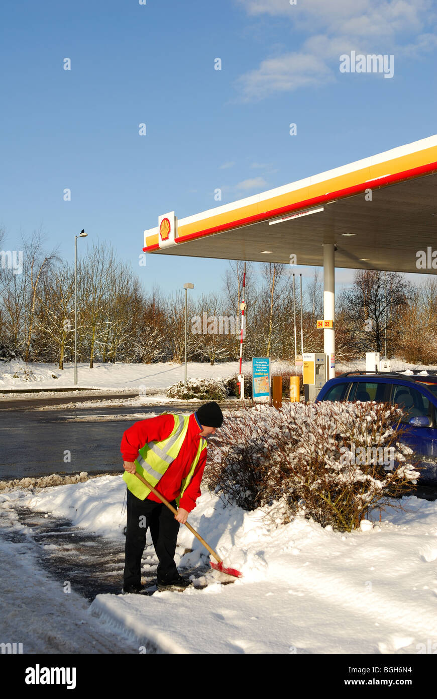 Ice clearing hi-res stock photography and images - Alamy