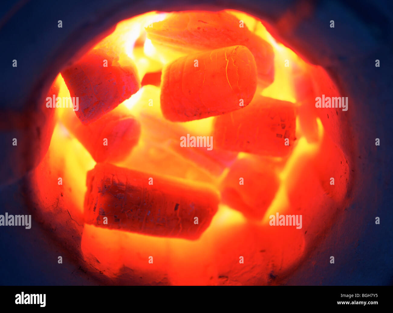 Lit charcoal hi-res stock photography and images - Alamy