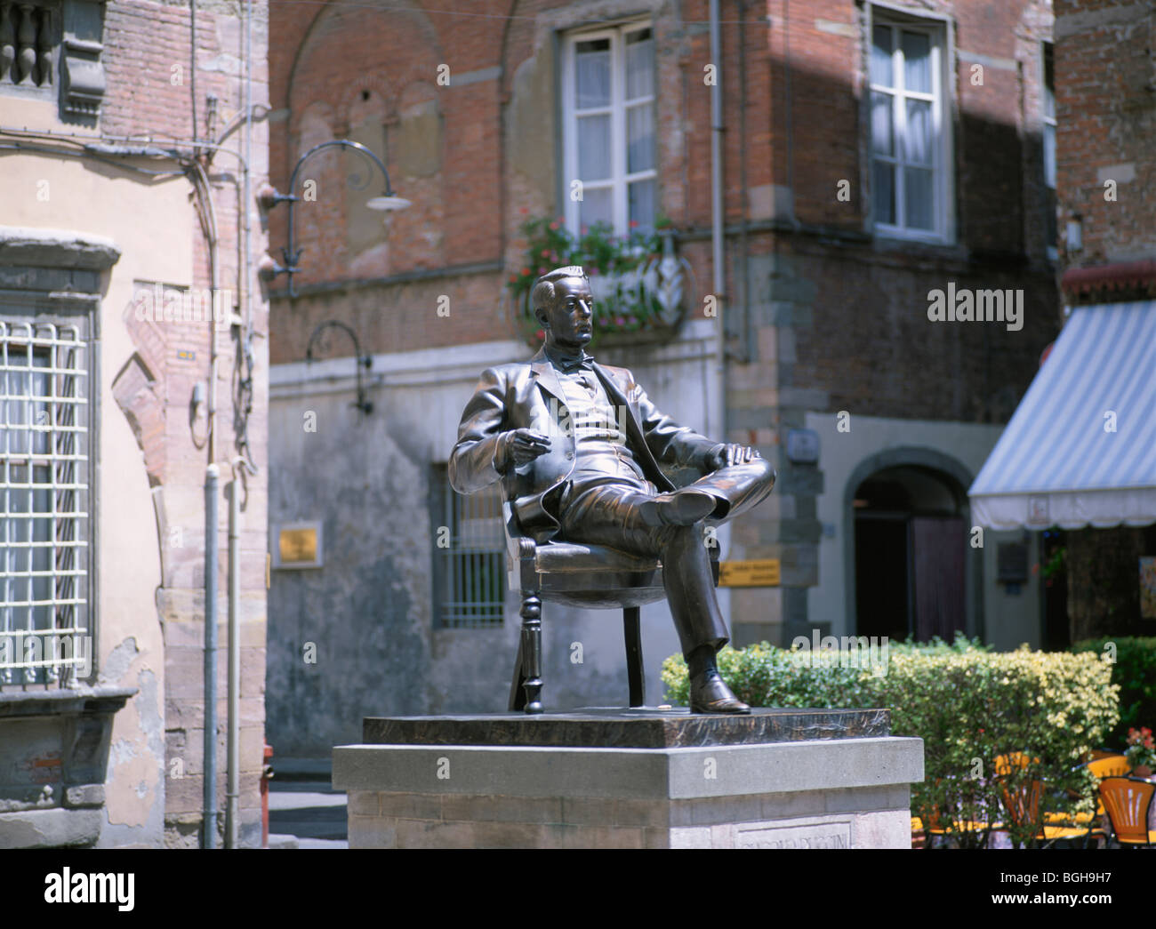 Statue of Puccini Lucca Tuscany Italy Stock Photo - Alamy