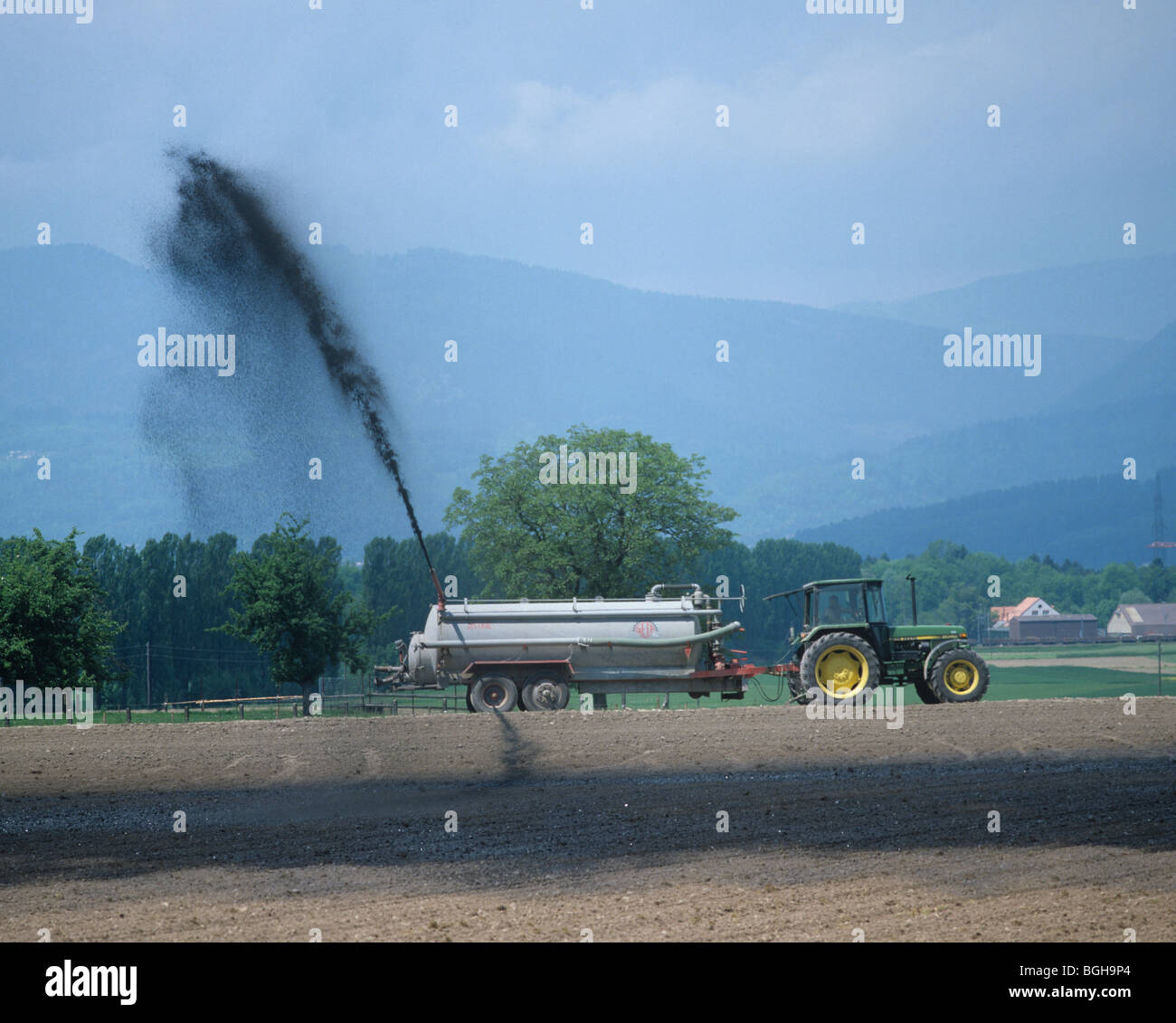 Slurry spreading hi-res stock photography and images - Alamy