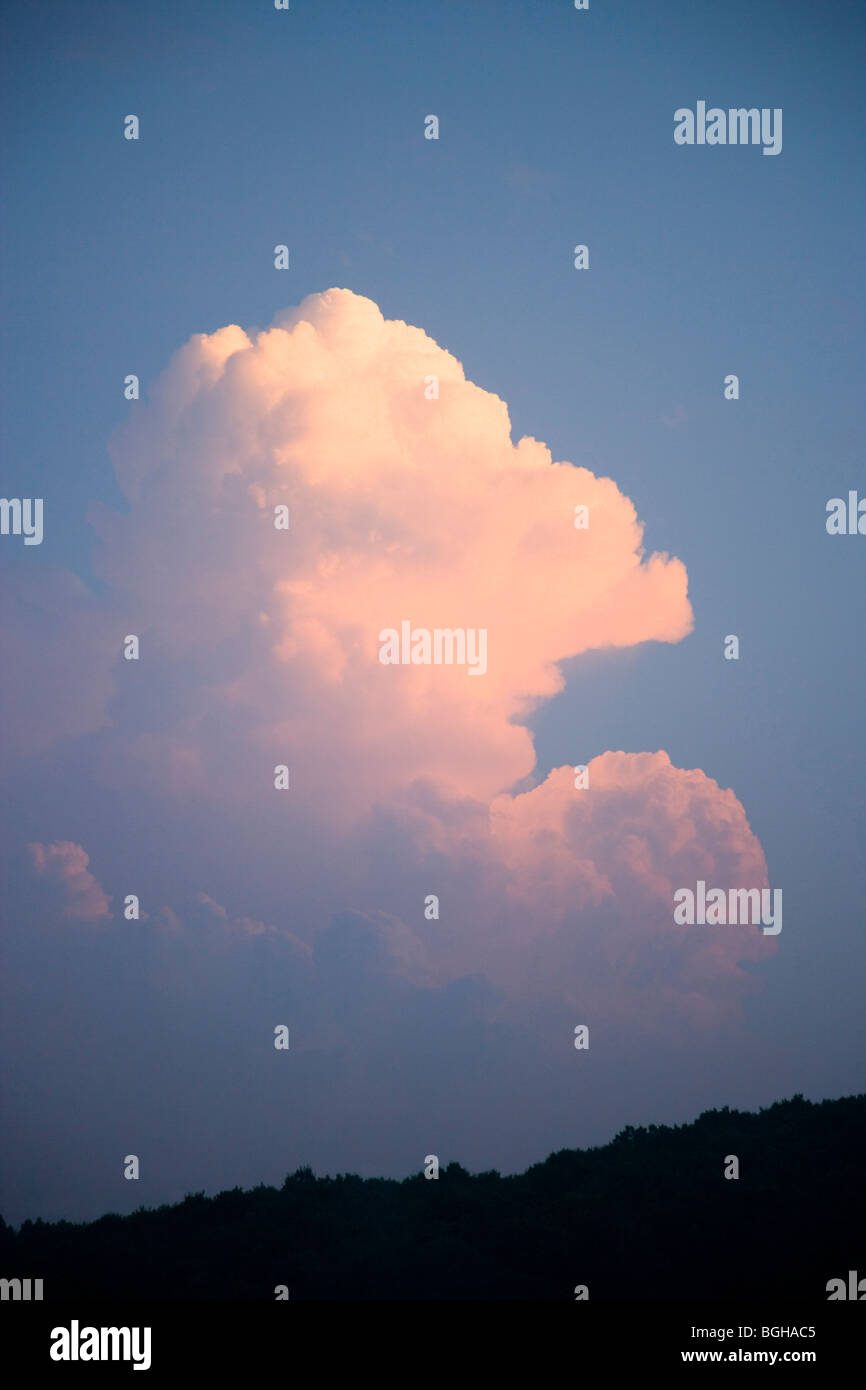 Cumulonimbus cumulonimbi hi-res stock photography and images - Alamy