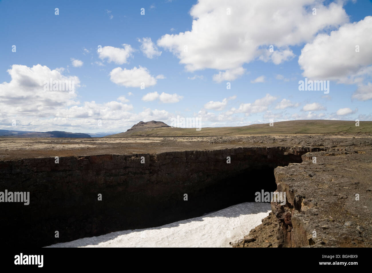 Cave opening side view hi-res stock photography and images - Alamy