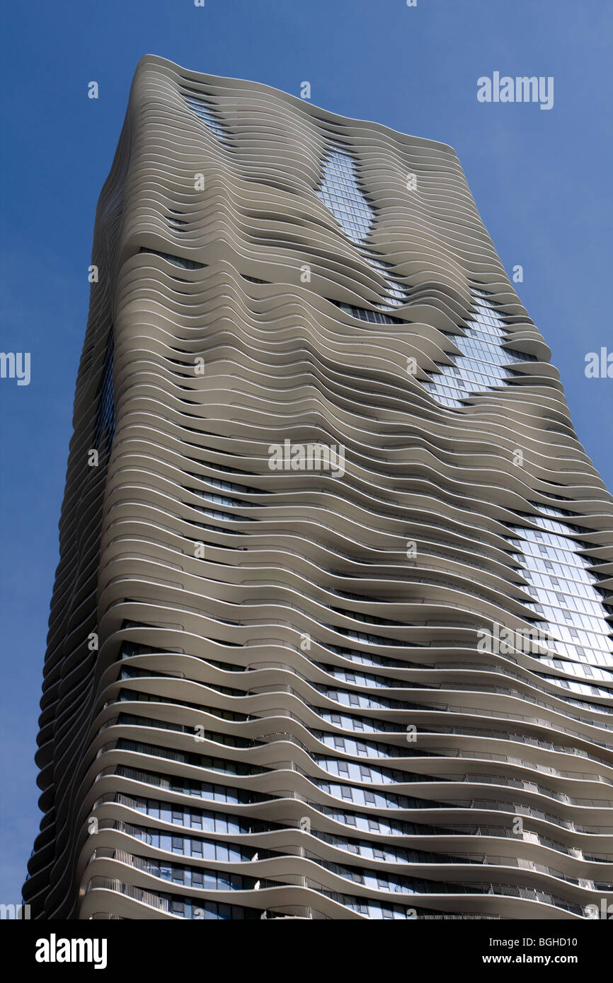 The Aqua Tower skyscraper in Chicago, IL, USA Stock Photo - Alamy