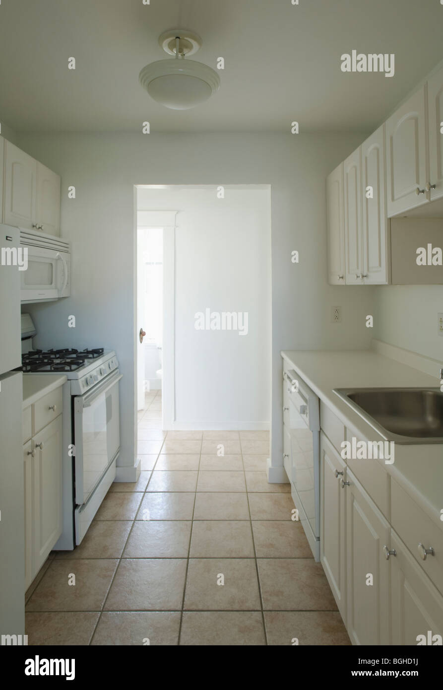 Empty kitchen hi-res stock photography and images - Alamy