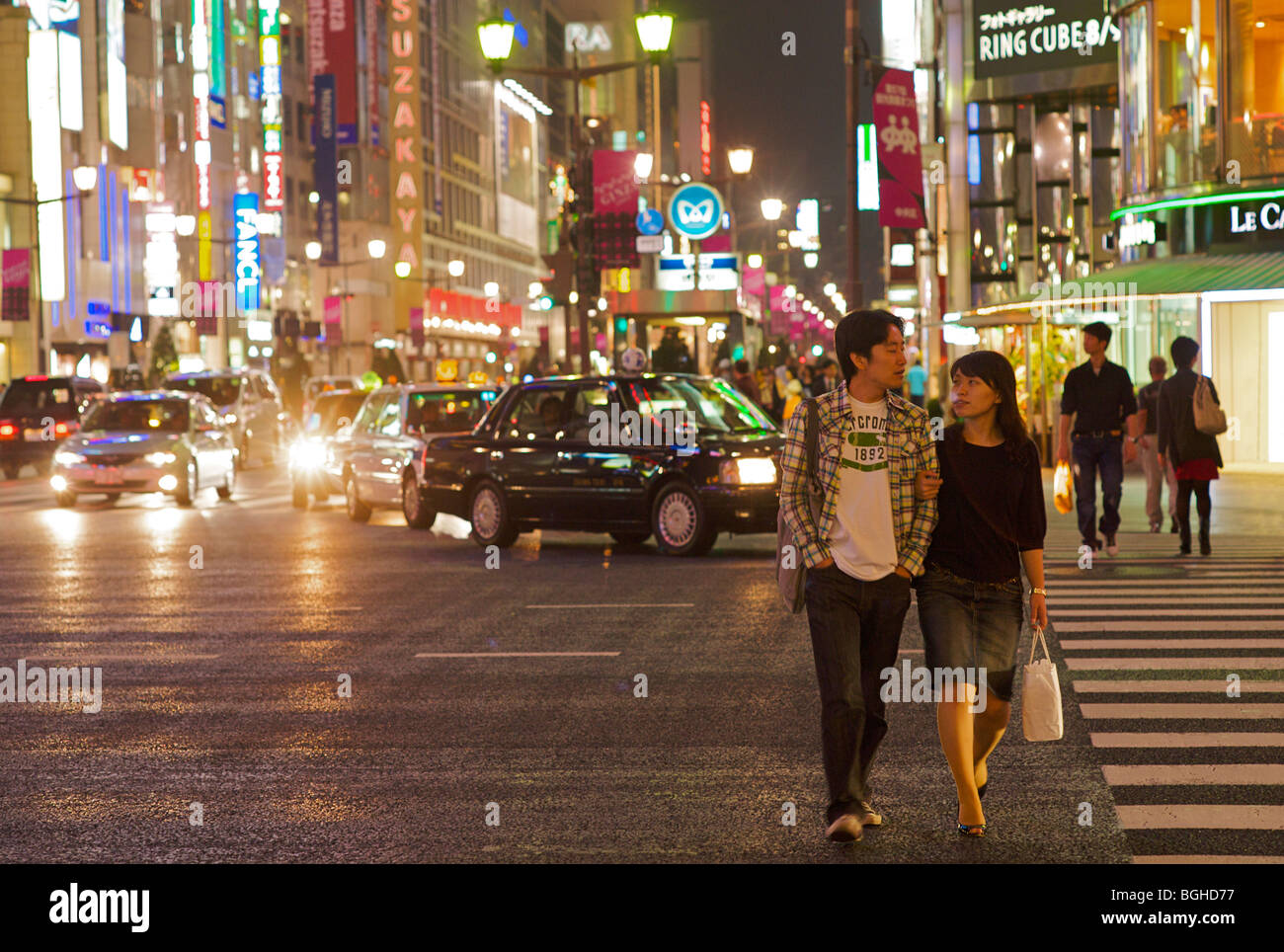Street crossing. Ginza. Tokyo at night, Japan Stock Photo - Alamy