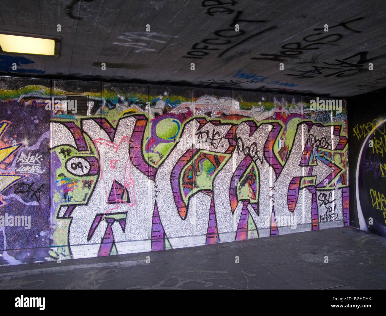 London graffiti and wall art Stock Photo - Alamy