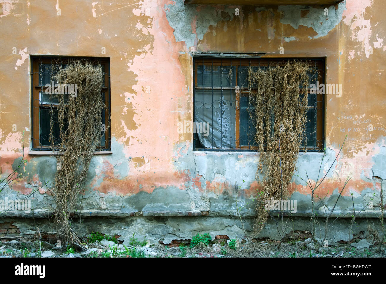 Slum windows hi-res stock photography and images - Alamy