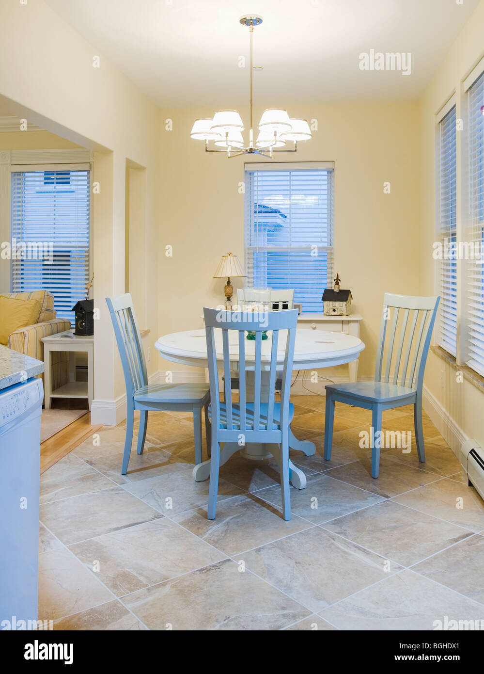 Traditional circular dining table Stock Photo - Alamy