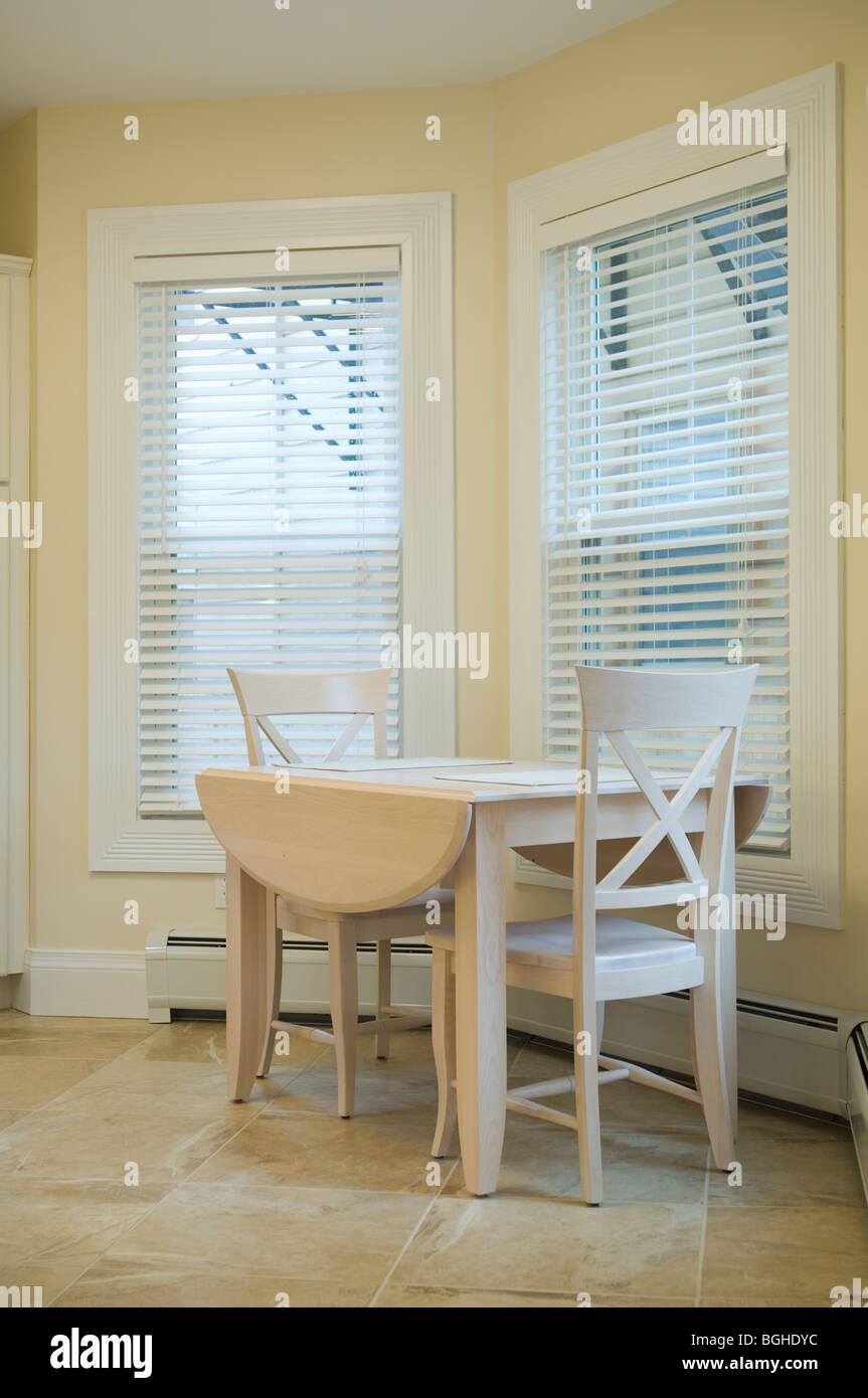 Small vertical structures hi-res stock photography and images - Alamy