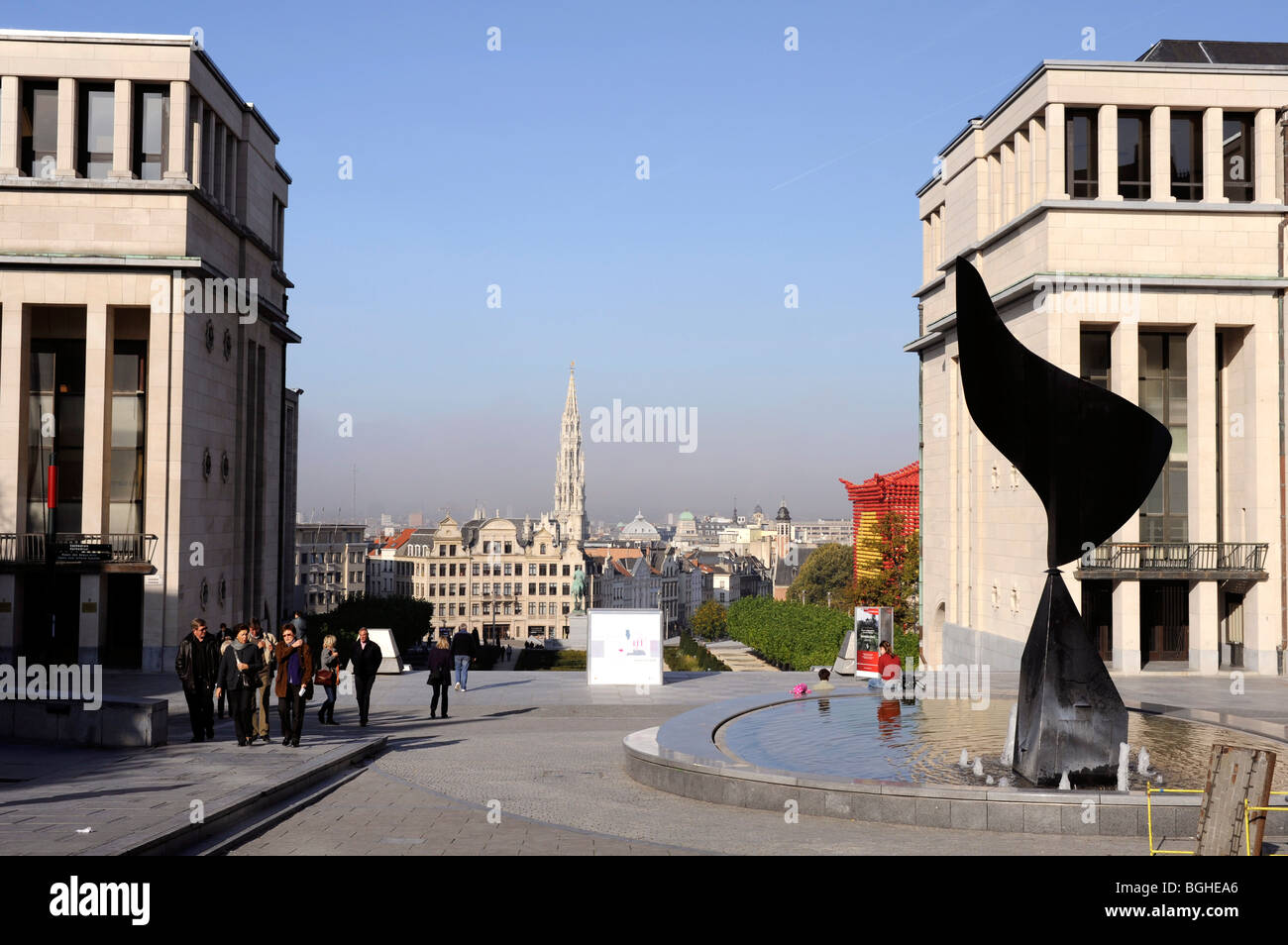 "The Whirling Ear" mobile by Alexander Calder,Mont des Arts, Brussels ...