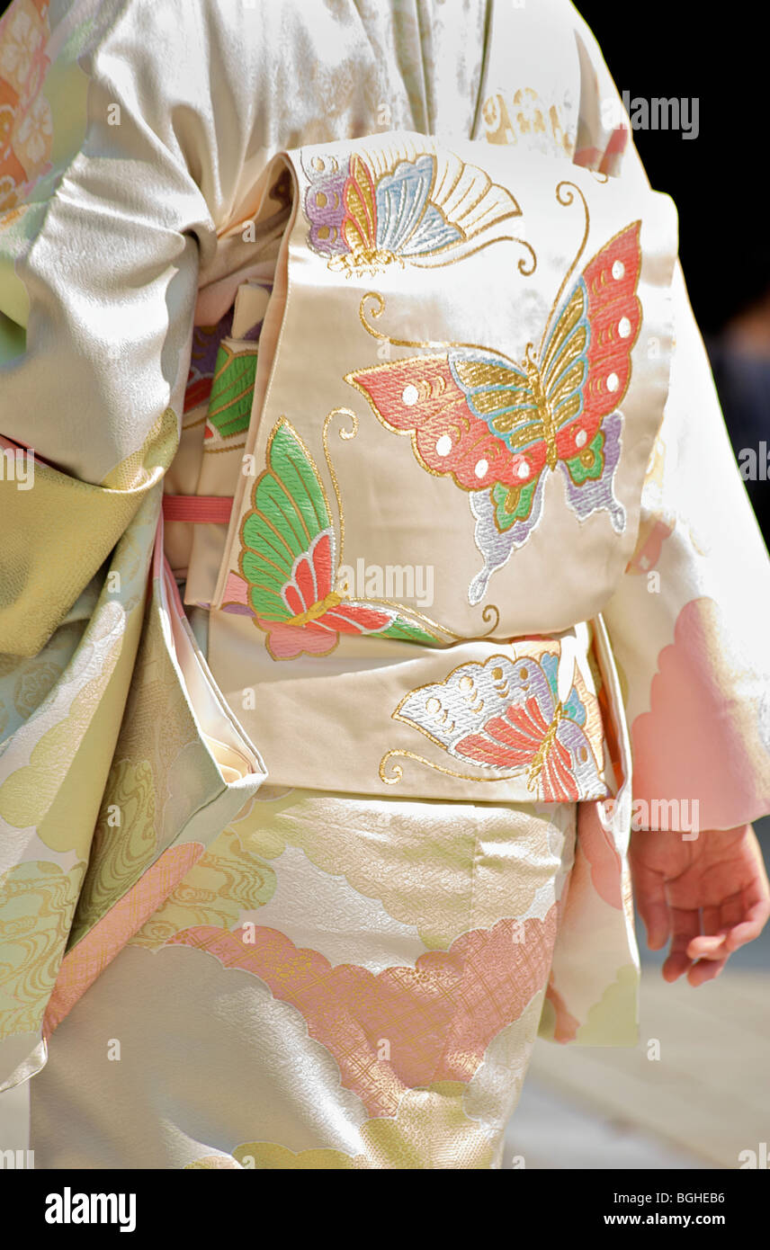 Traditional japanese attire hi-res stock photography and images - Alamy