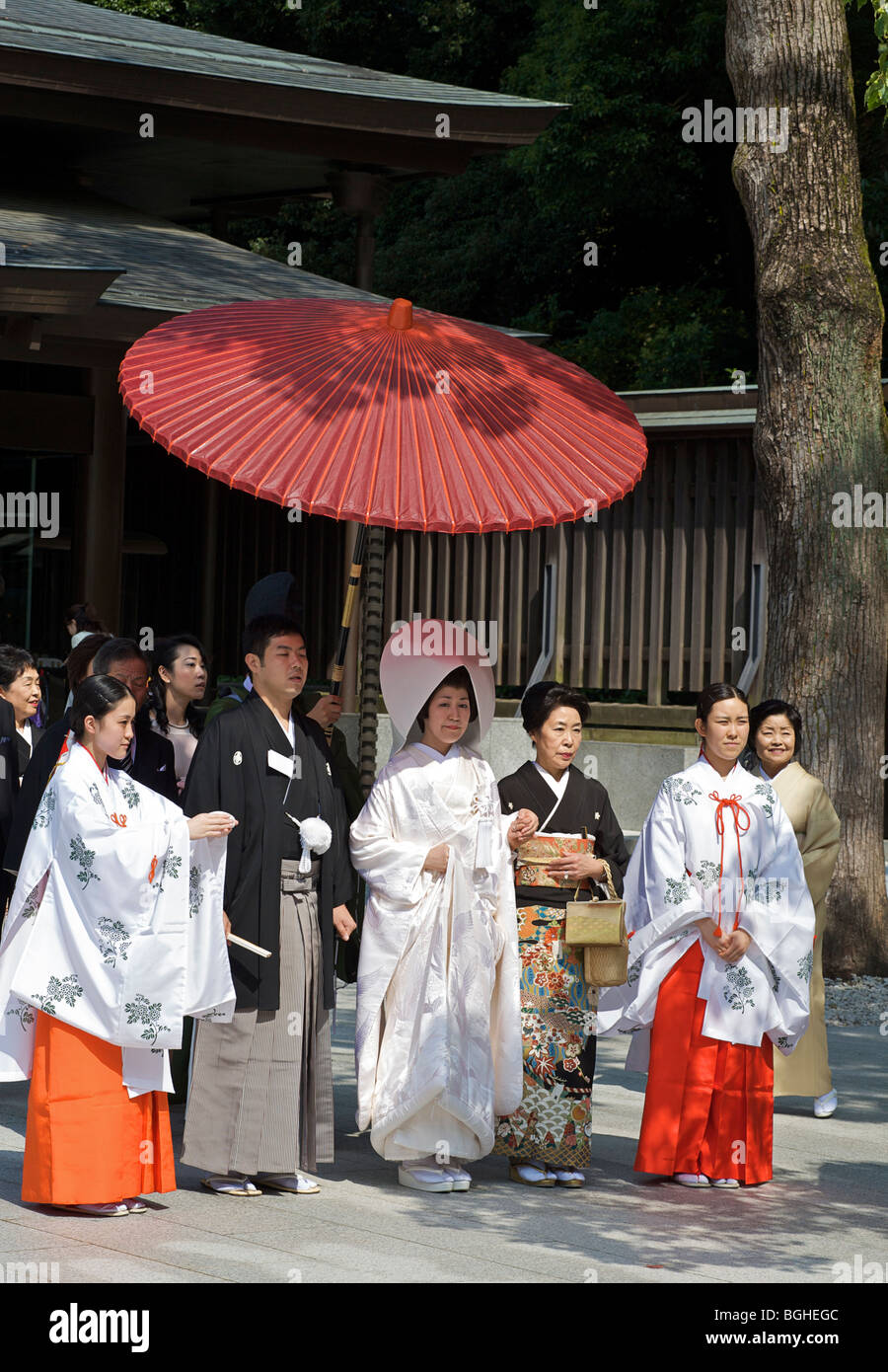 Japanese wedding procession hi-res stock photography and images - Alamy