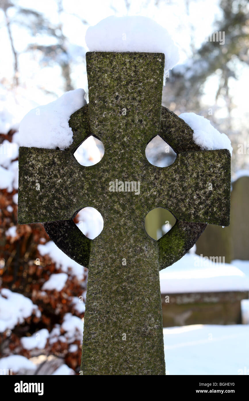 Snowy st Pitter’s church Prestbury exterior cross snow white tree ...