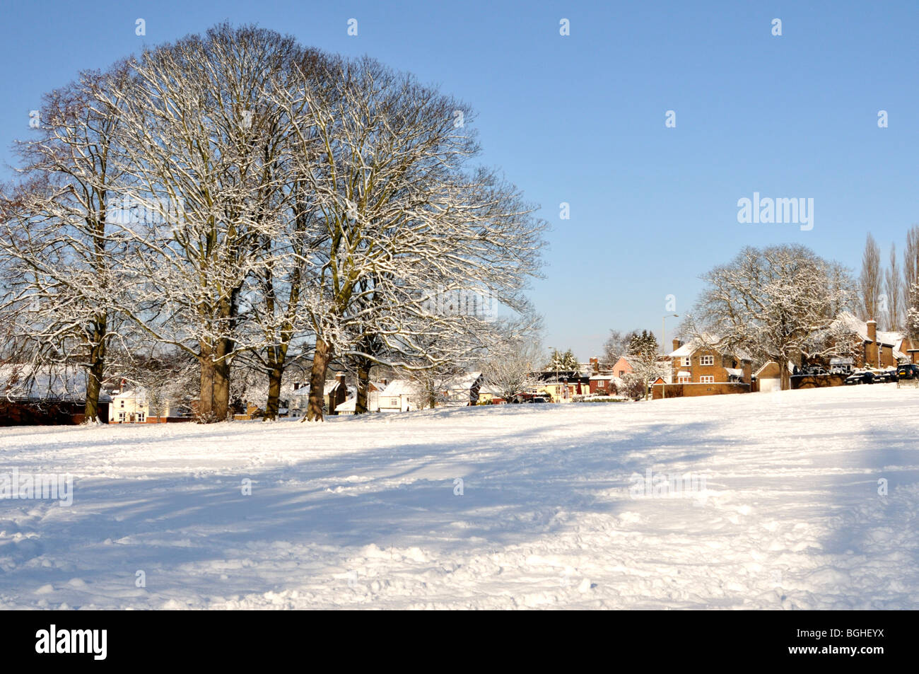 Snow scene uk hi-res stock photography and images - Alamy