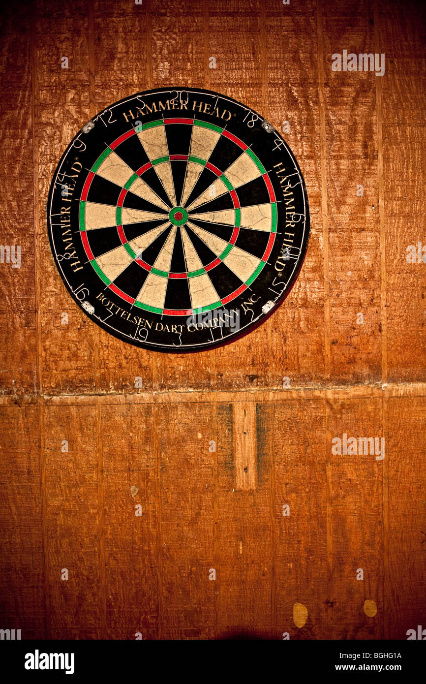 Dart board hi-res stock photography and images - Alamy