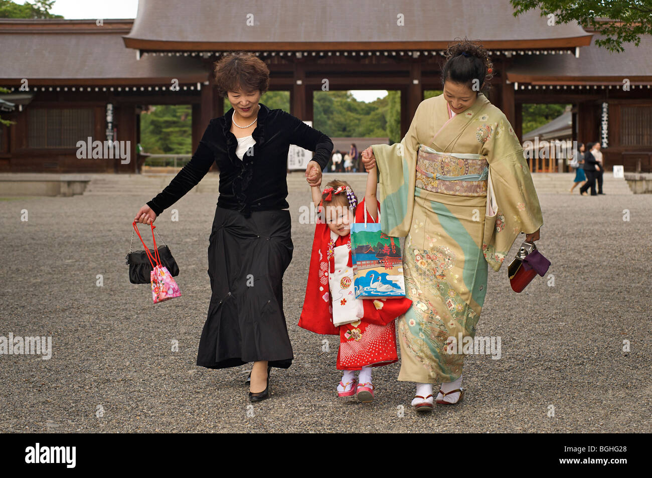 Japanese family hi-res stock photography and images - Alamy